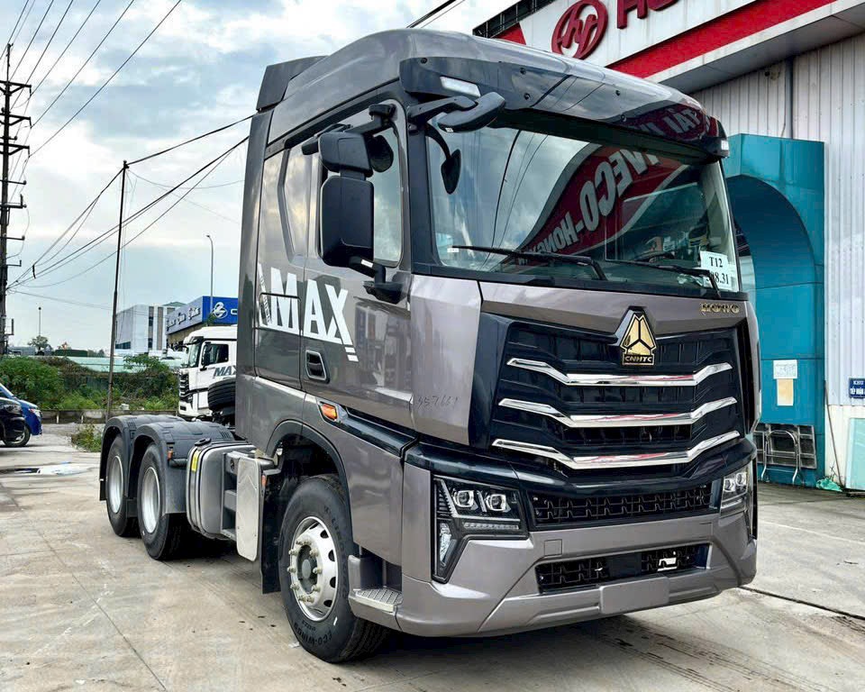 xe đầu kéo howo max động cơ weichai 440hp 460 nhập khẩu bởi RITA VÕ AUTO
